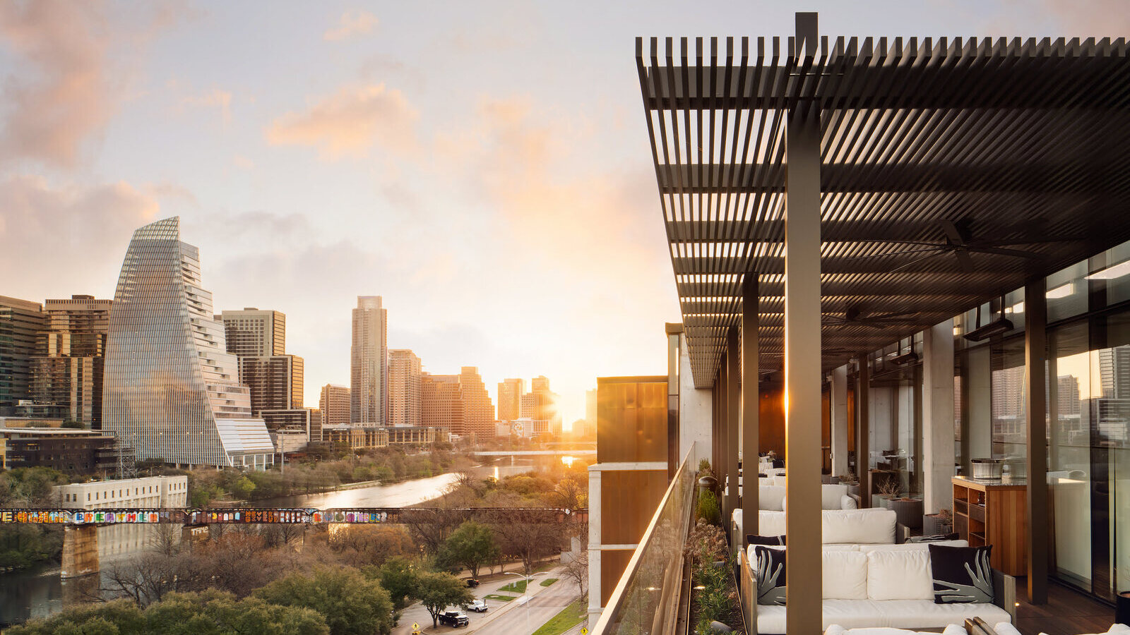 Nido - Austin Rooftop Dining -The Loren Hotel