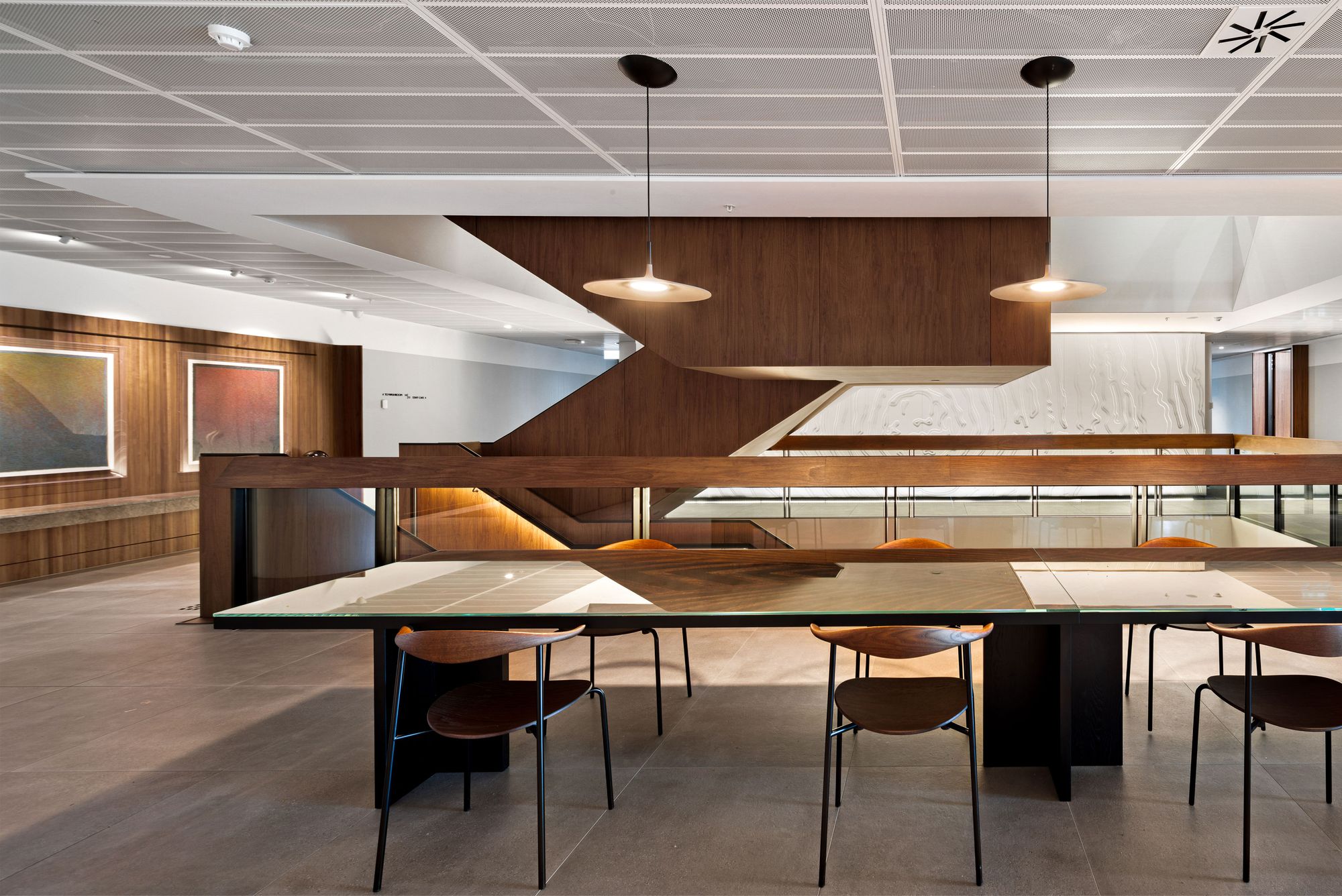 5 Acoustic Benefits of a Metal Suspended Ceiling