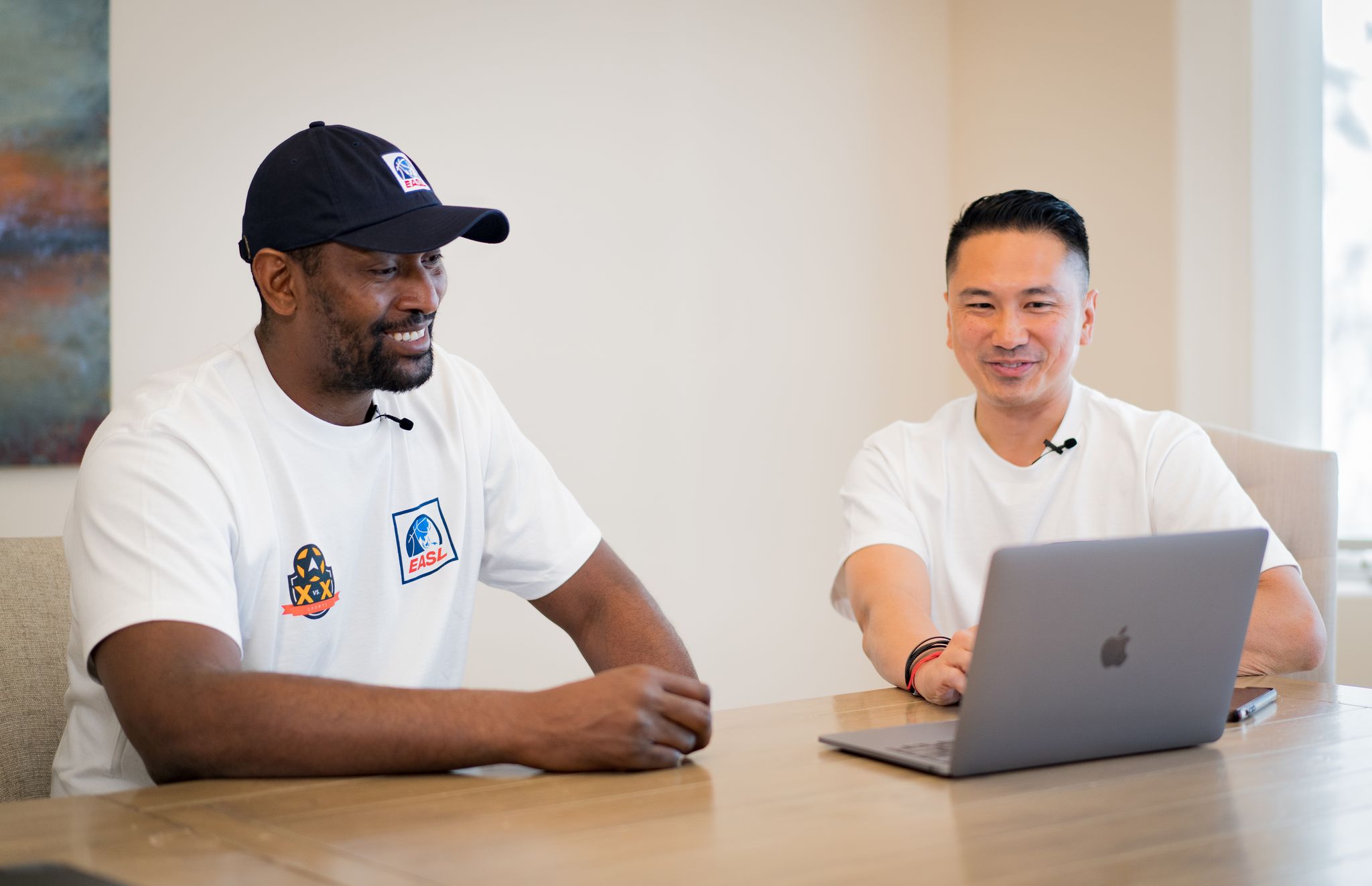 Metta World Peace Tries Filipino Snacks | EASL