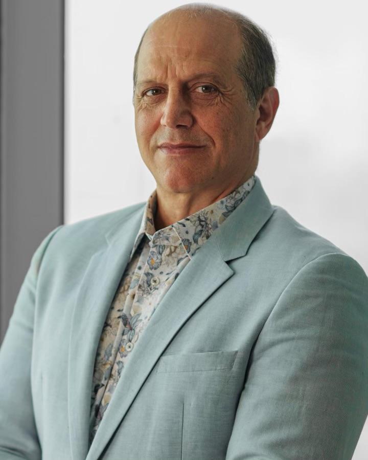 PRODUCER GARY MICHAEL WALTERS DOESN’T MAKE “ALGORITHMIC ENTERTAINMENT”