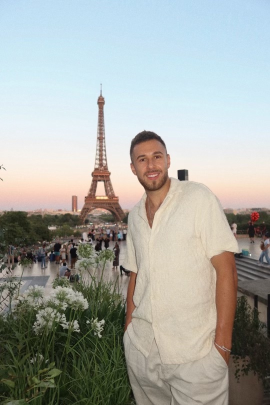 The Winning Mindset: Lessons from Sean Perry's Journey to the Top