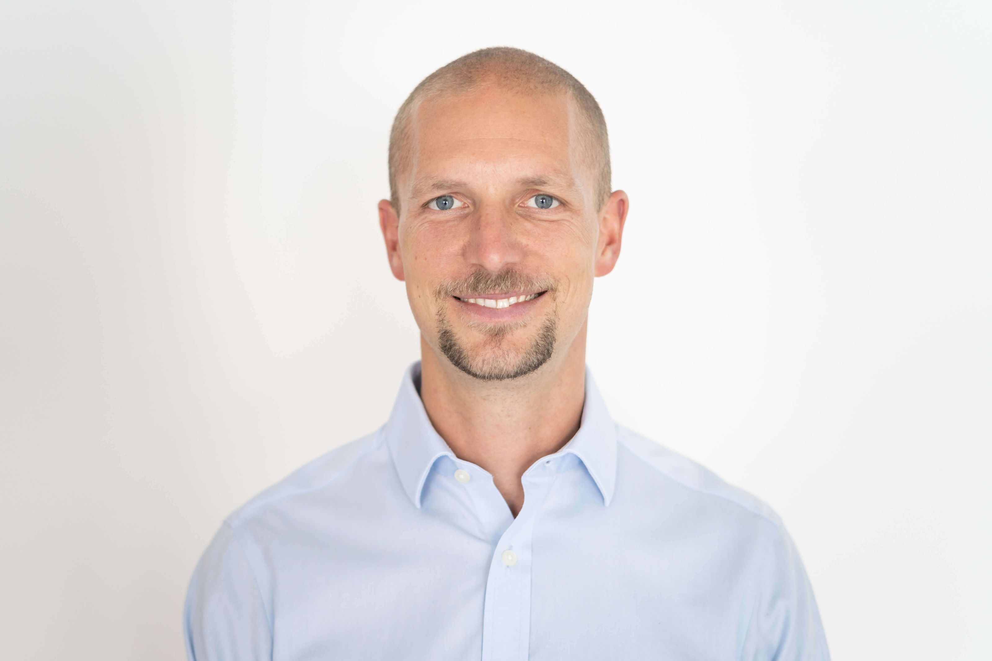 About Smaller Earth | Global Work and Travel Placements