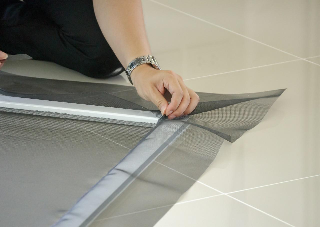 Installation of mosquito nets