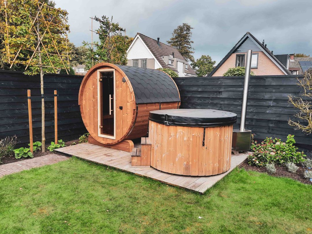 Ducktub Oval | Hot tub for the whole family |. Welvaere