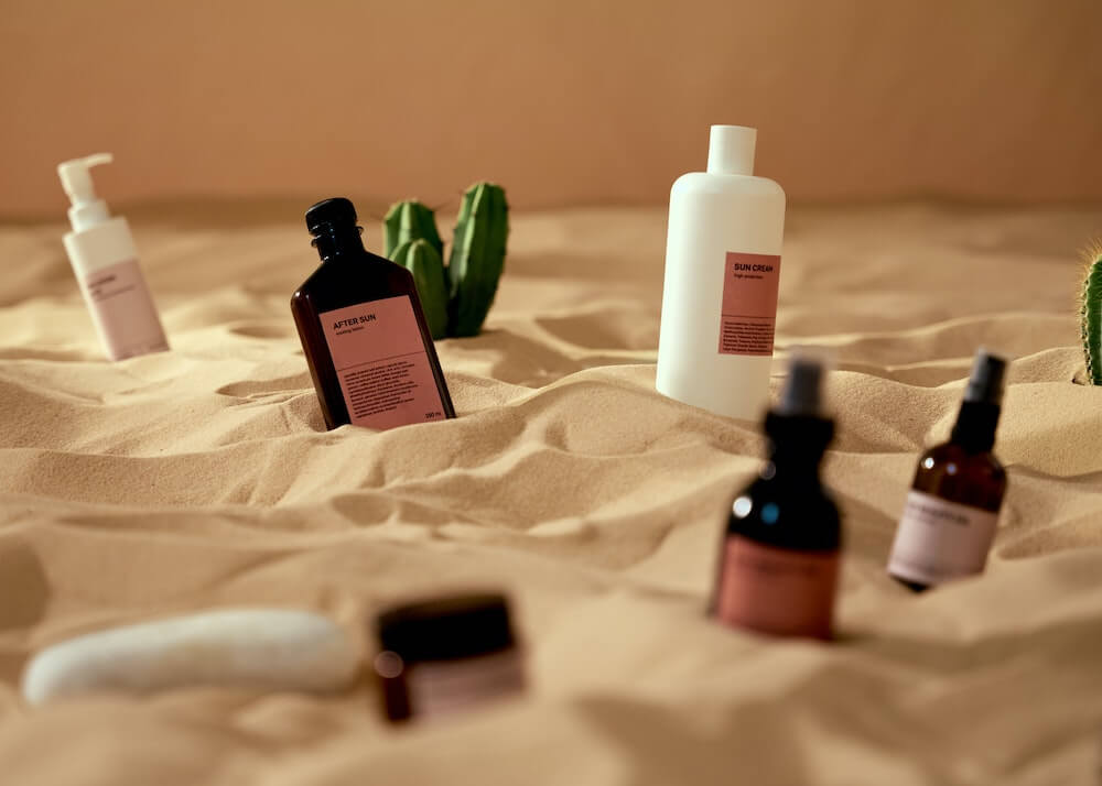 7 Plastic-Free Sunscreens For Your Low Waste Beach Bag | The Momentum
