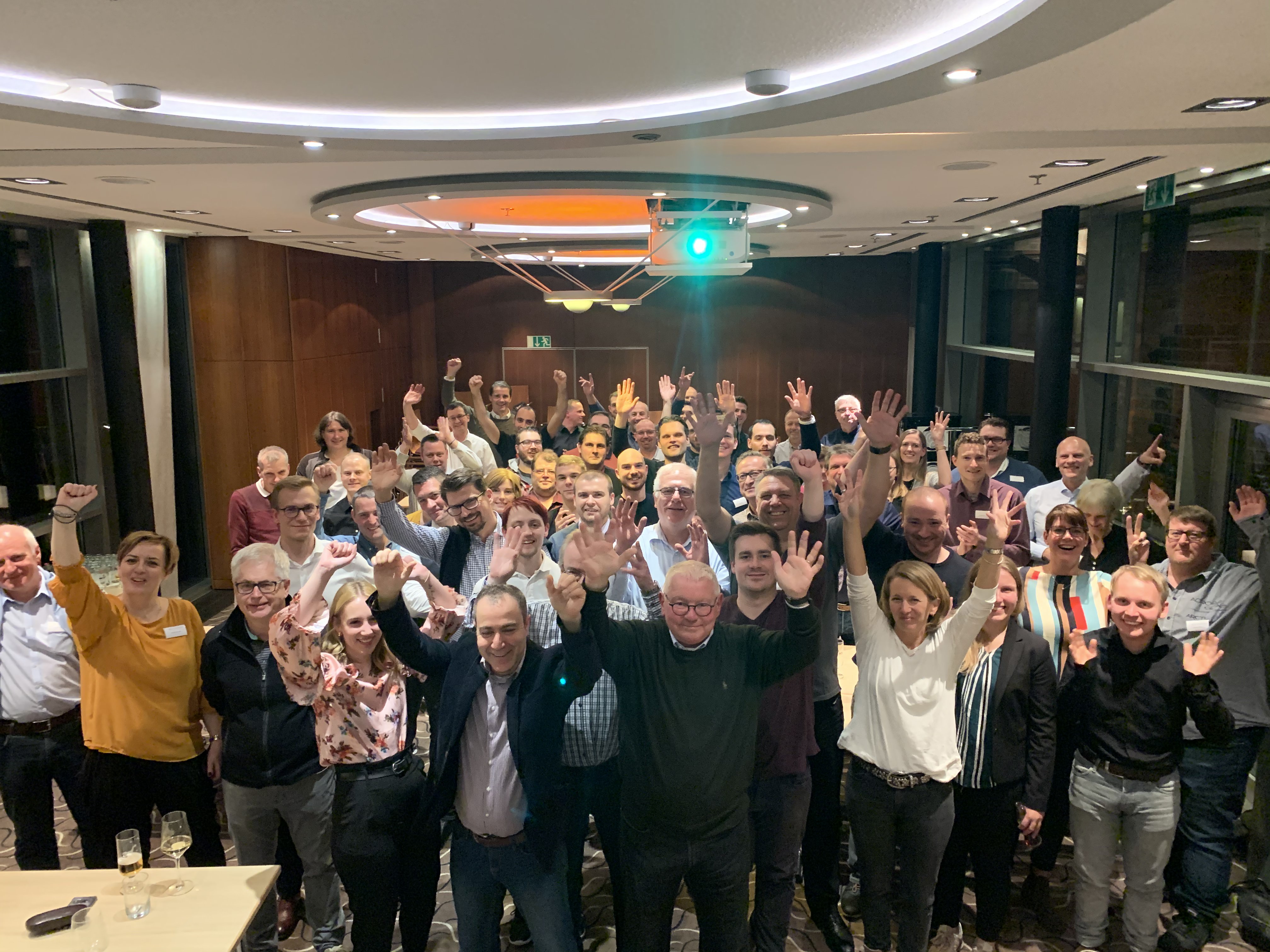 5 Eisbrecher, die jedes Meeting oder Teambuilding-Event ins Rollen bringen