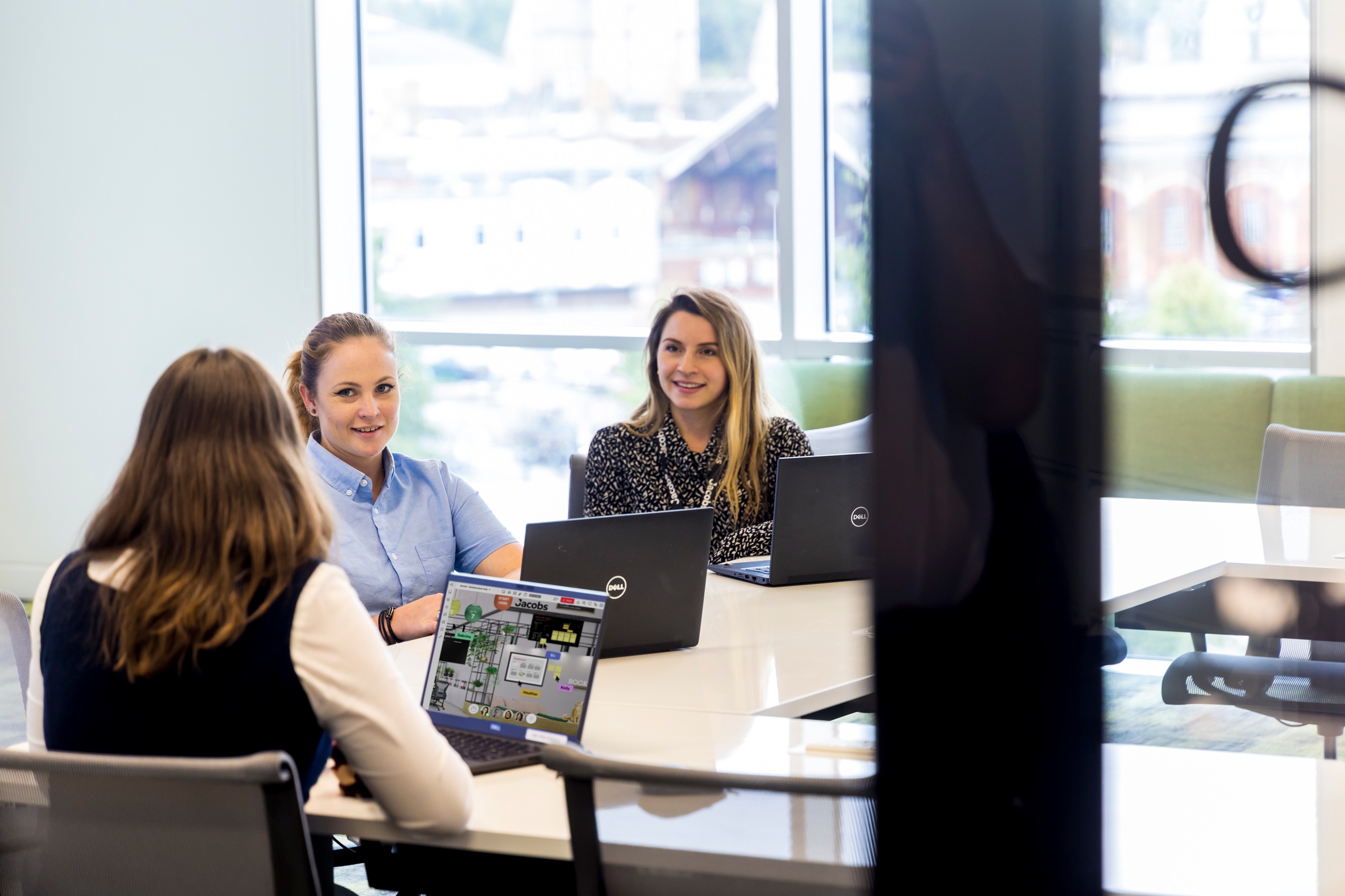 Creating a virtual team headquarters to support strategic ...