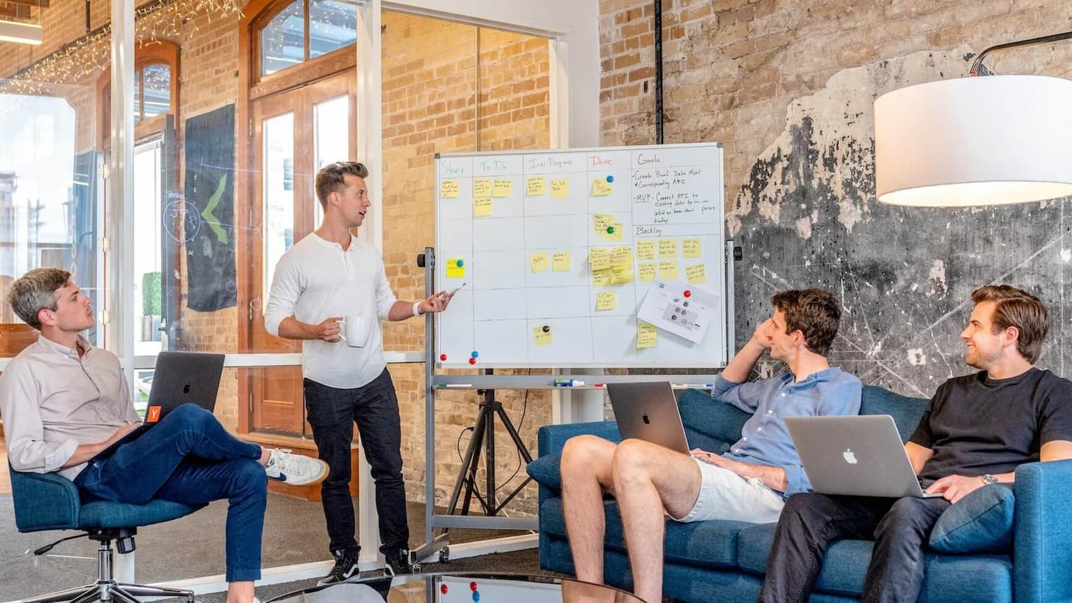 The 80/20 async split for agile-from-anywhere teams | Mural Blog