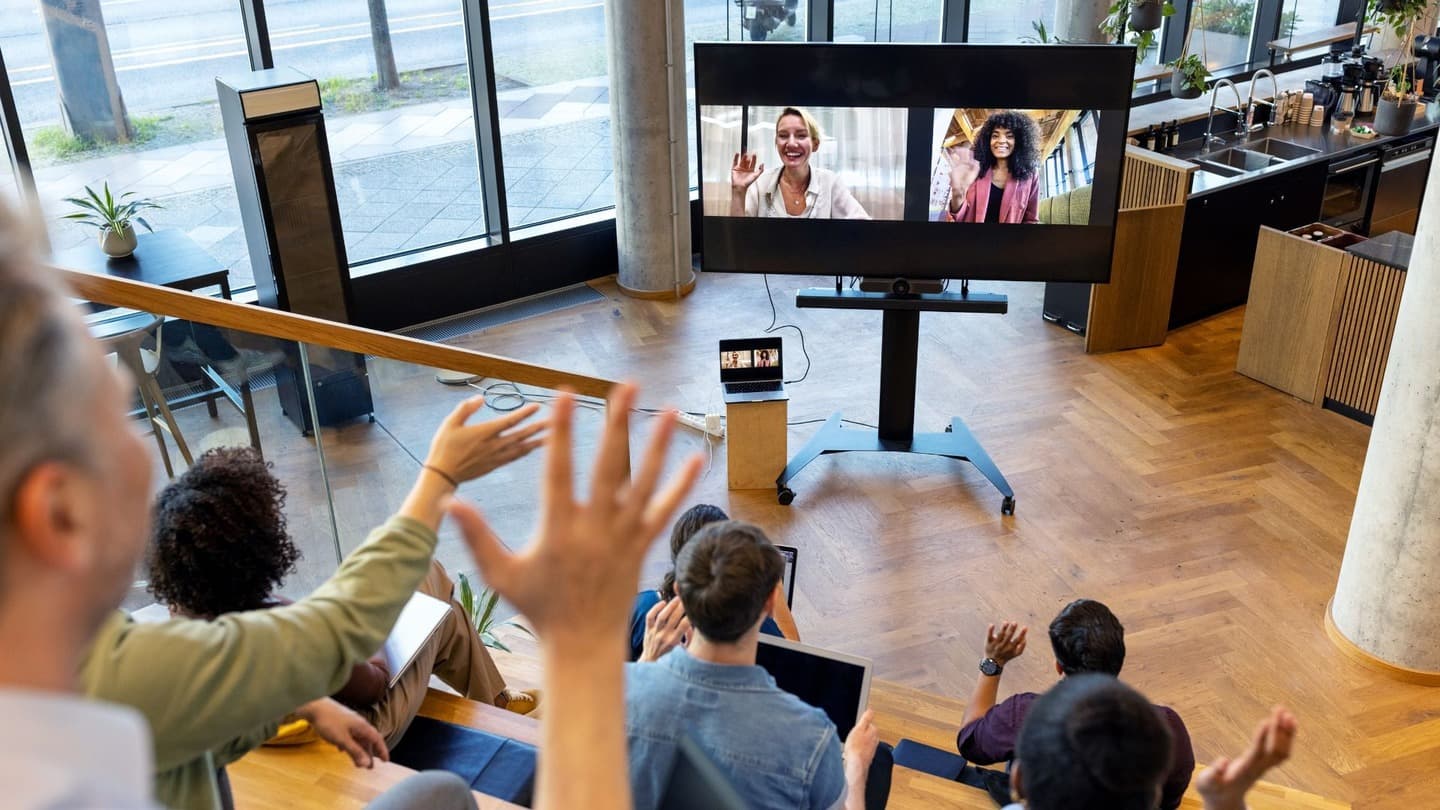 A Complete Guide to Running Hybrid Meetings | Mural