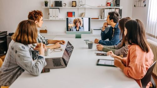 A complete guide to running hybrid meetings | Mural