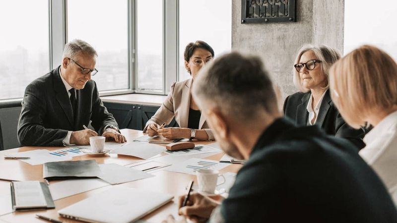 Why you need ground rules for meetings (with examples) | Mural