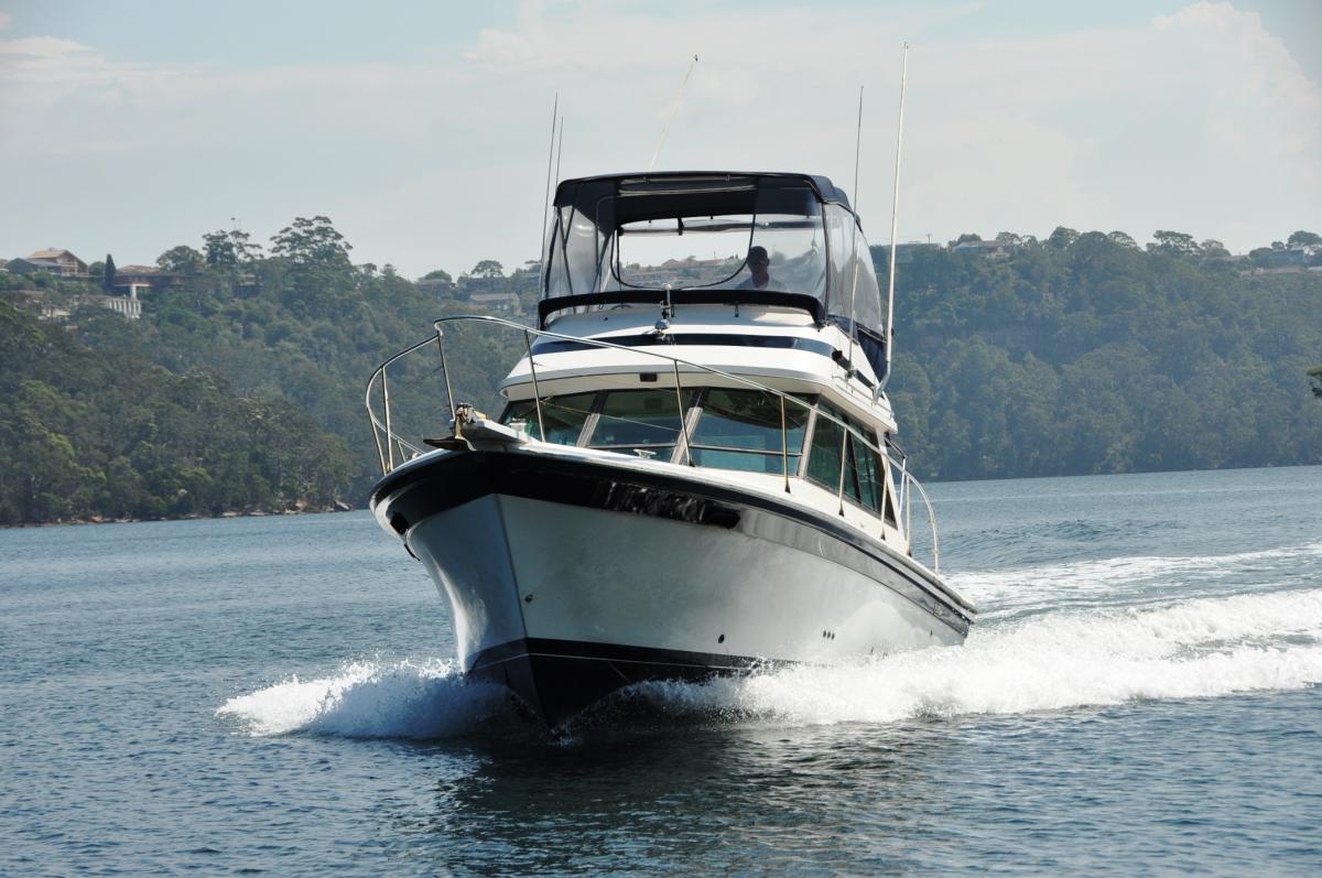 34" Riviera Flybridge - Drummoyne Boat Sales