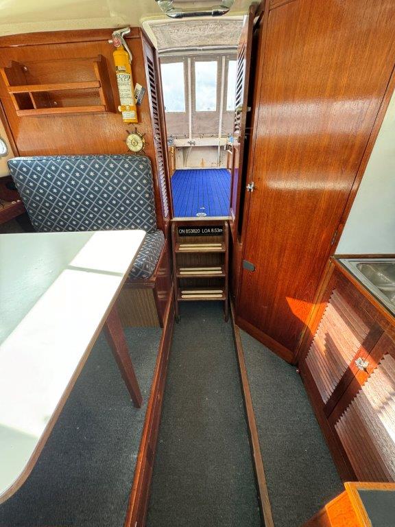 28' Savage Lancer 850 - Drummoyne Boat Sales