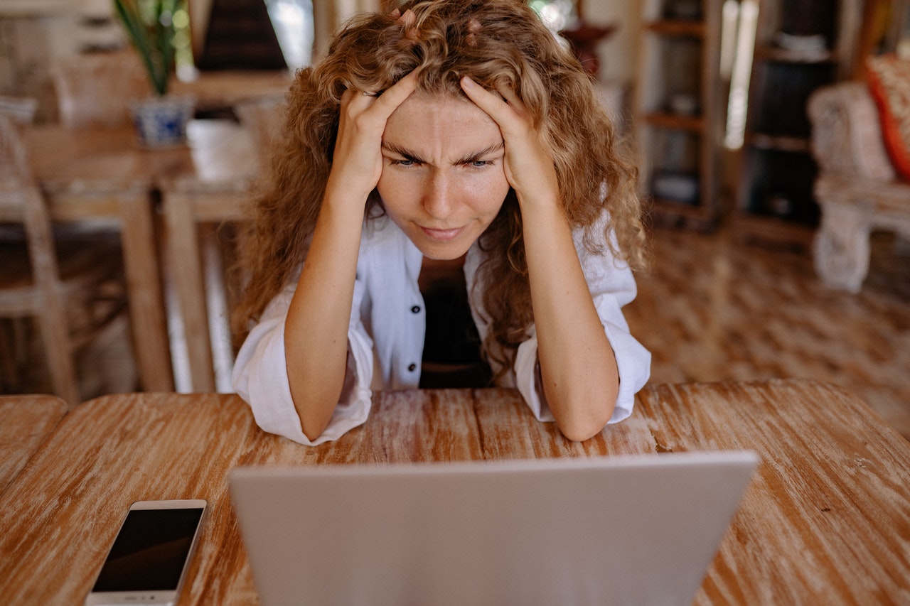 4 Tips to Manage Workplace Stress | Blue Colibri