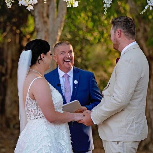 Experienced Wedding Celebrant | Personalised Ceremonies by Mark