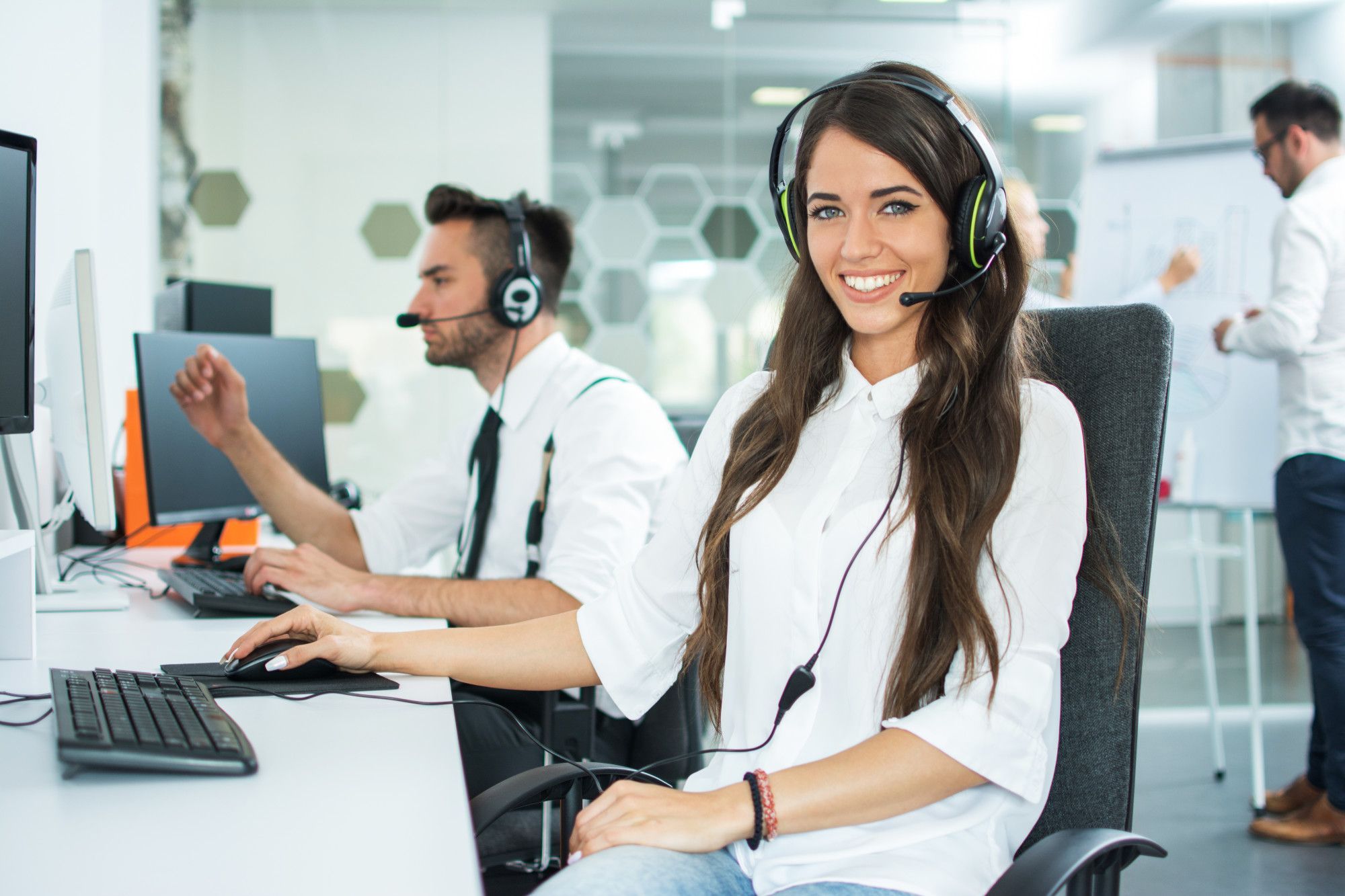 How to Set Up a Professional Phone Greeting for Your Business