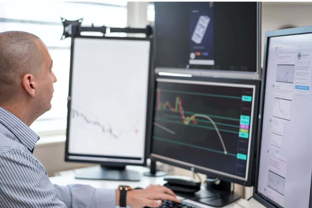 The Ultimate Guide to Creating a Trading Journal and Using it Effectively