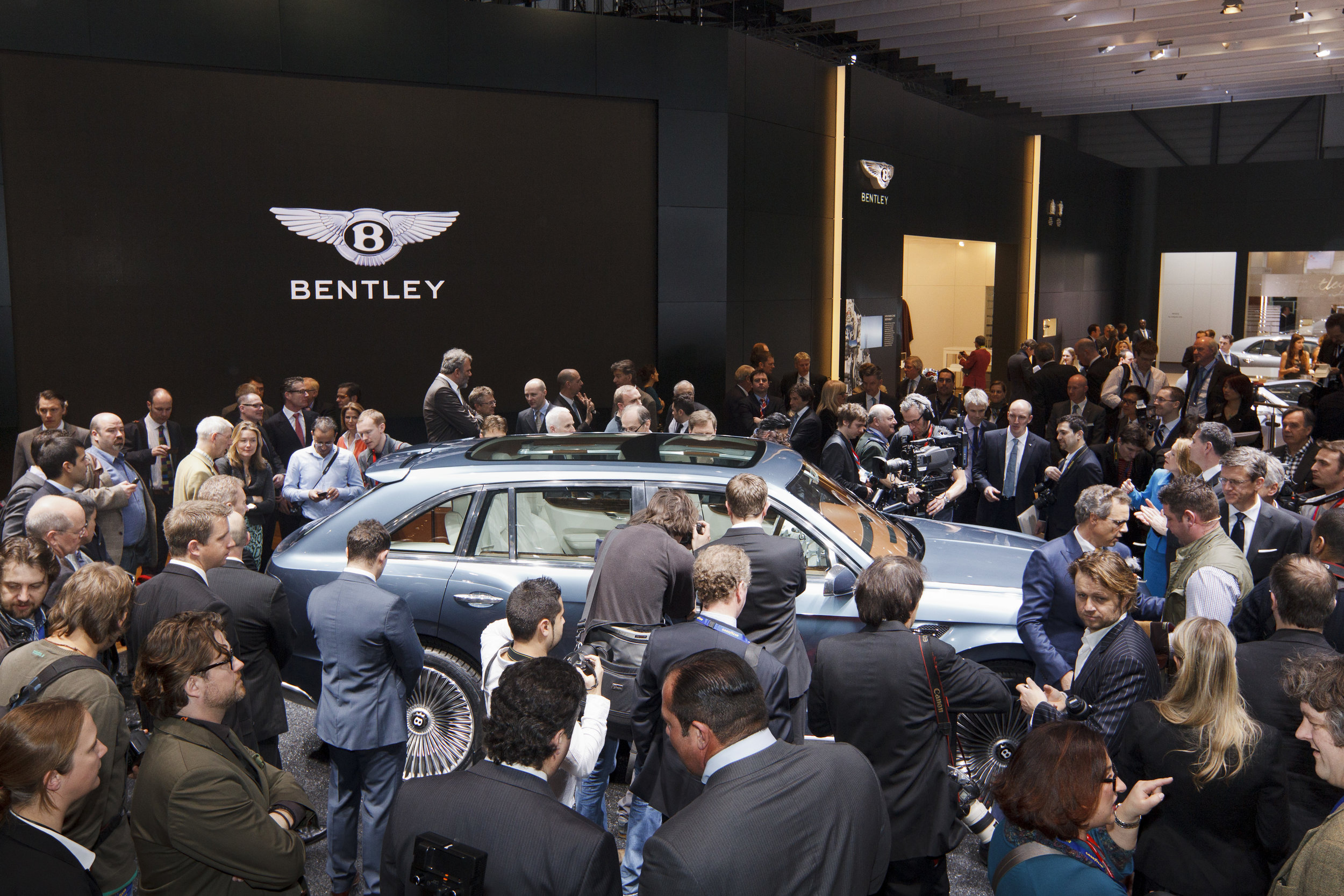 Lighting the way for Bentley’s global SUV launch