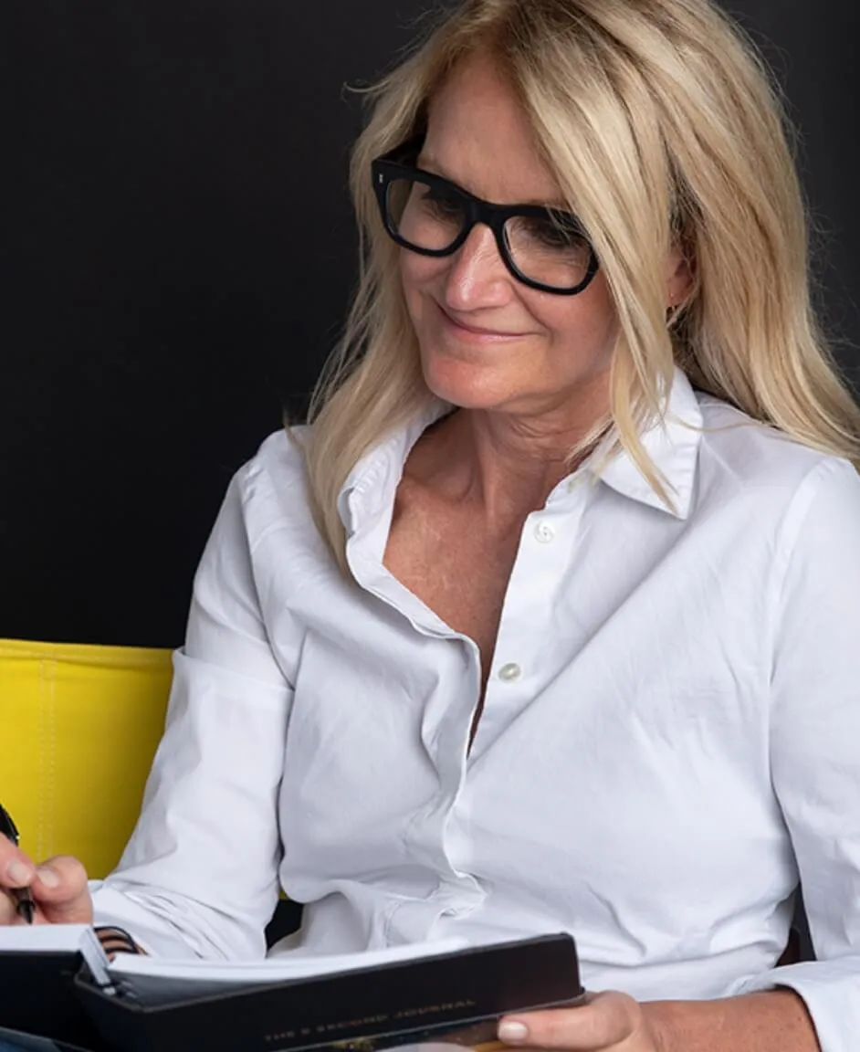 Learn More About Mel Robbins