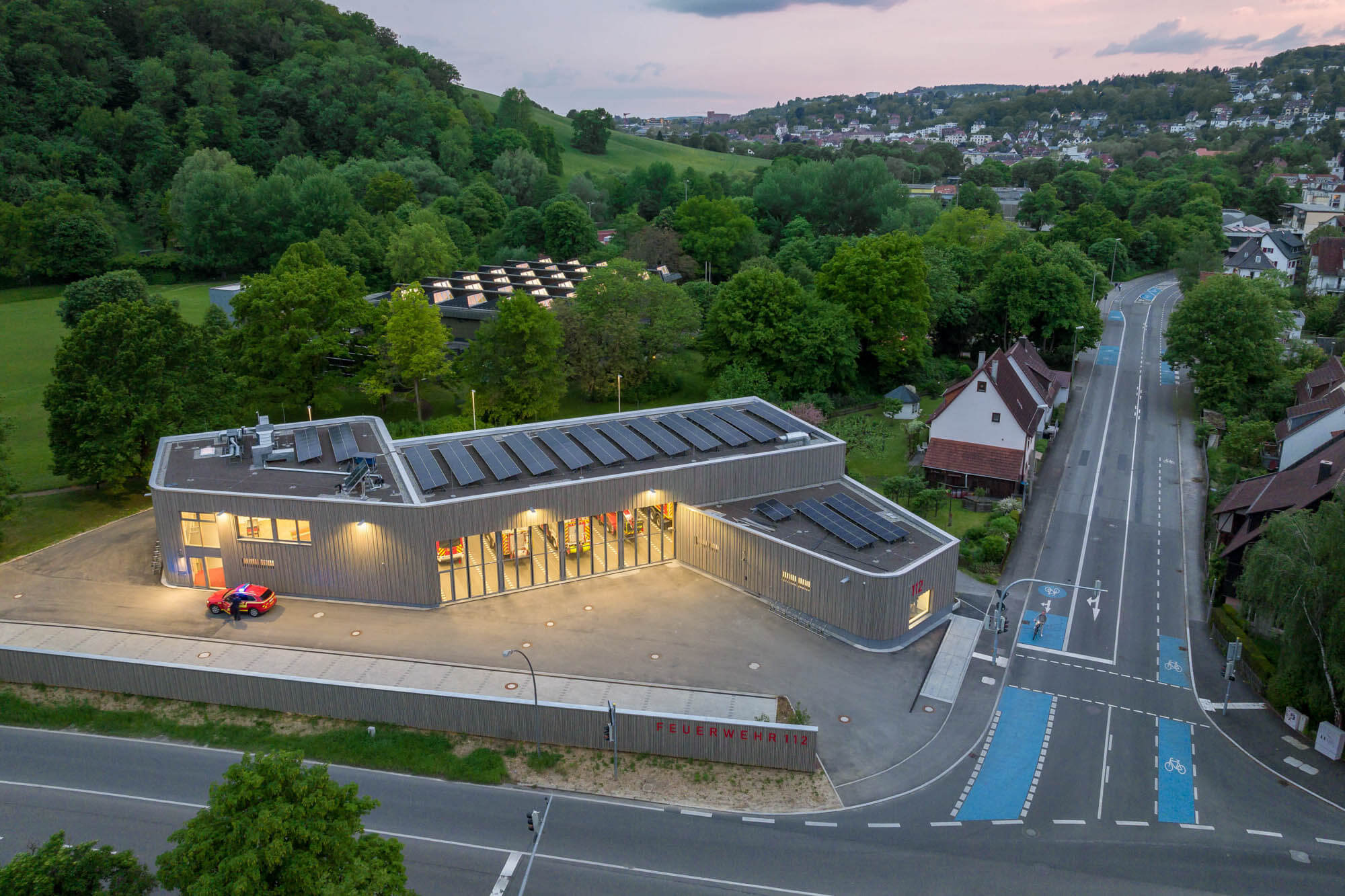 Feuerwehr­gebäude aus Holz: Wir sind German Design Award Winner 2024!