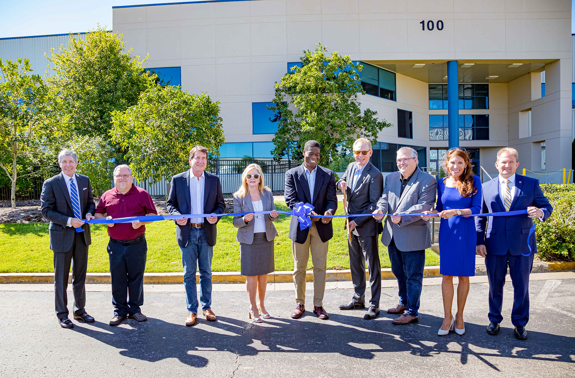 Gap Expands Gallatin, Tennessee, Distribution Hub | Newsroom | Gallatin ...