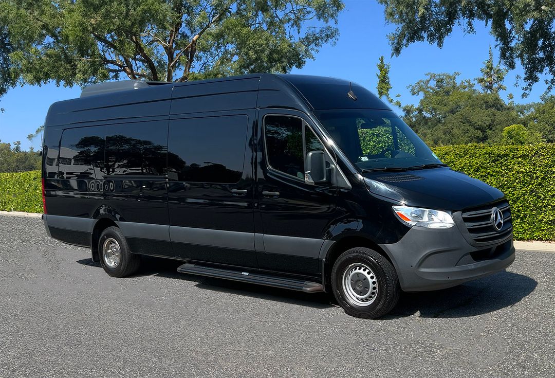 Book Vans : VAN RENTAL in Los Angeles LAX, Burbank. Rent a 15 Passenger ...