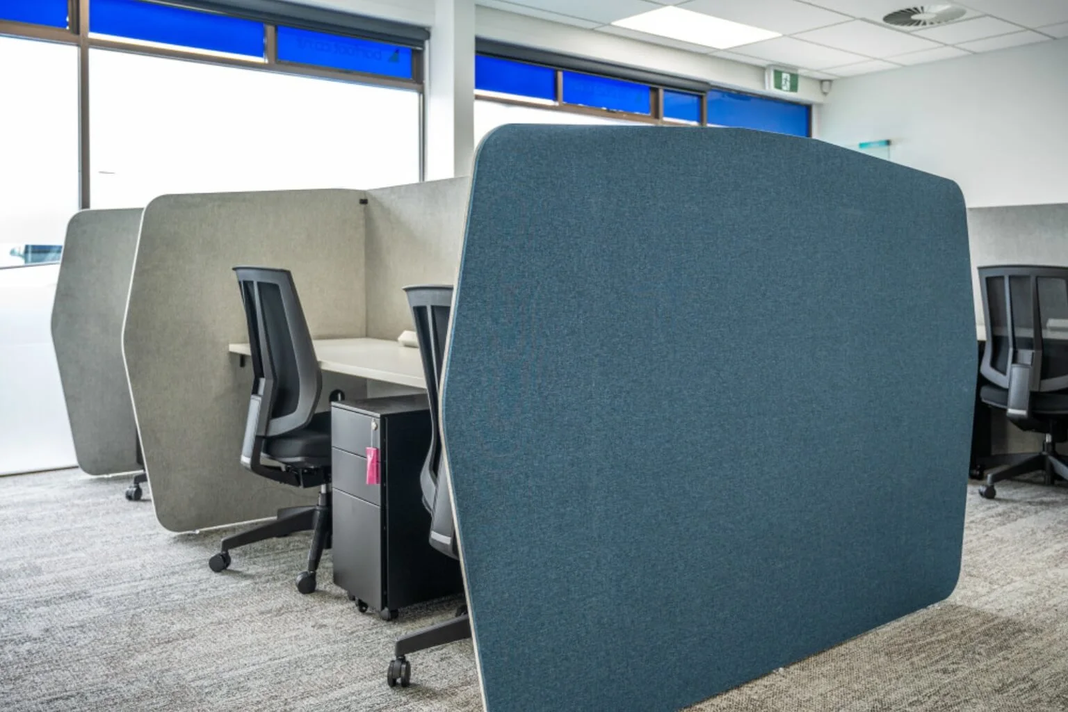 System 20 Full to Floor Screen | SmartSpaceWorkplace Solutions