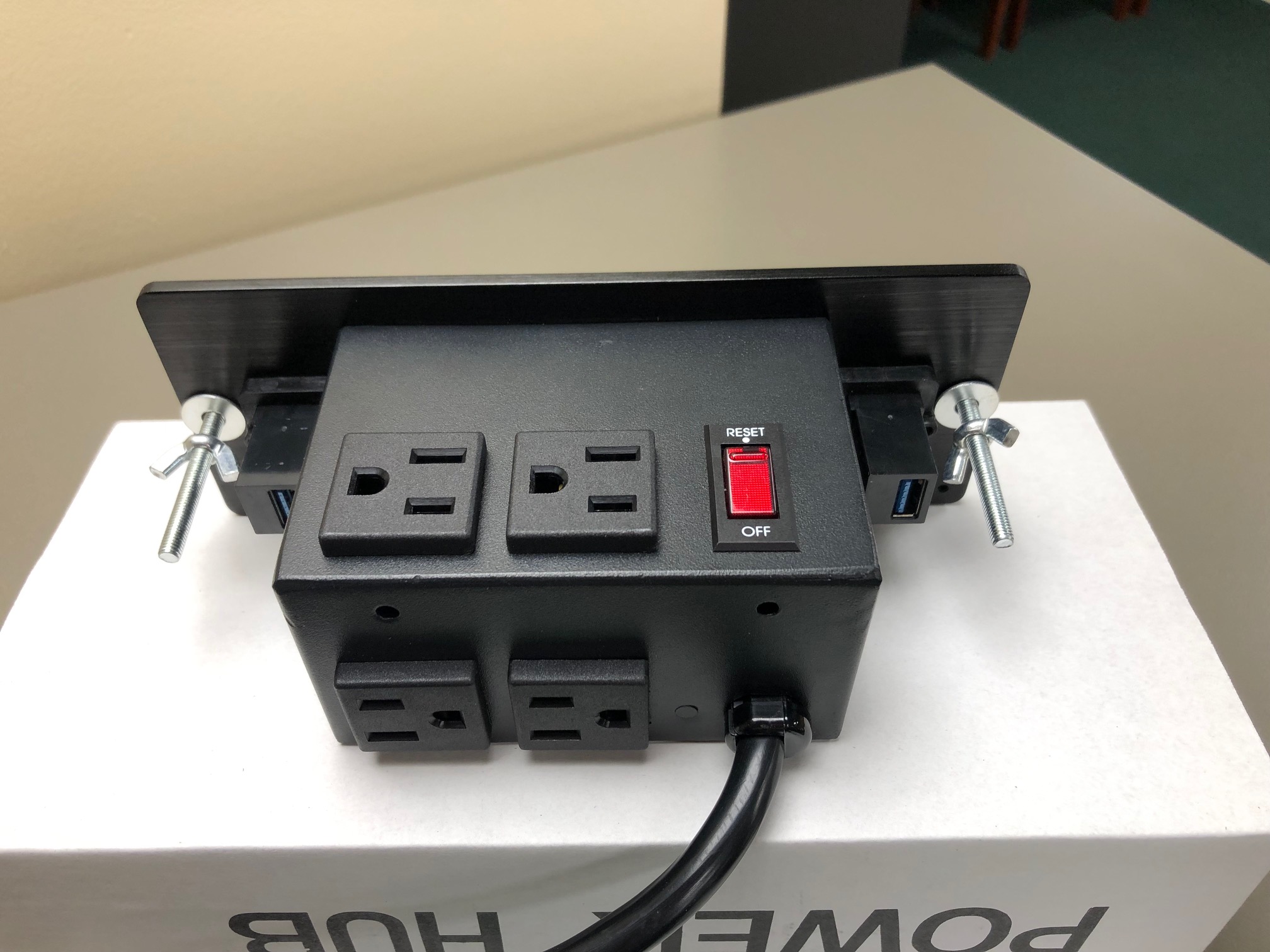 Desktop Power Hub - gen2