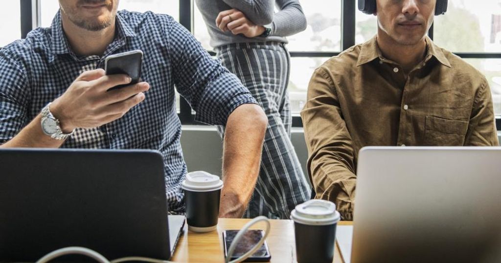 Optimize Office Workers' Email Inboxes for Better Productivity