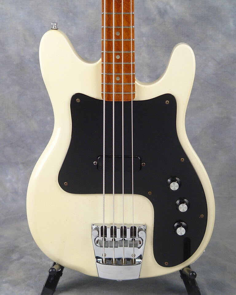 Rickenbacker Bass