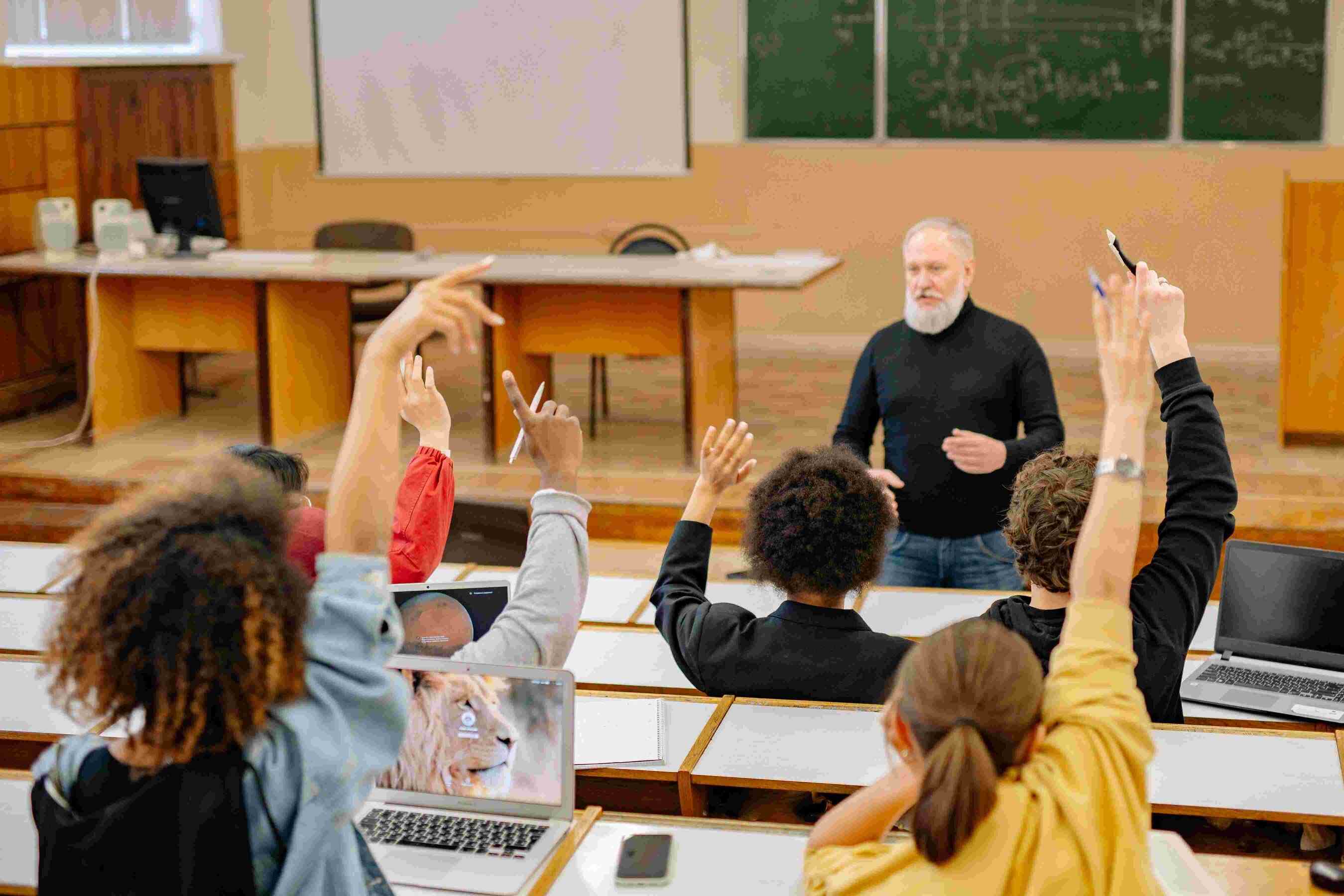How to Increase Student Engagement in Science Classrooms