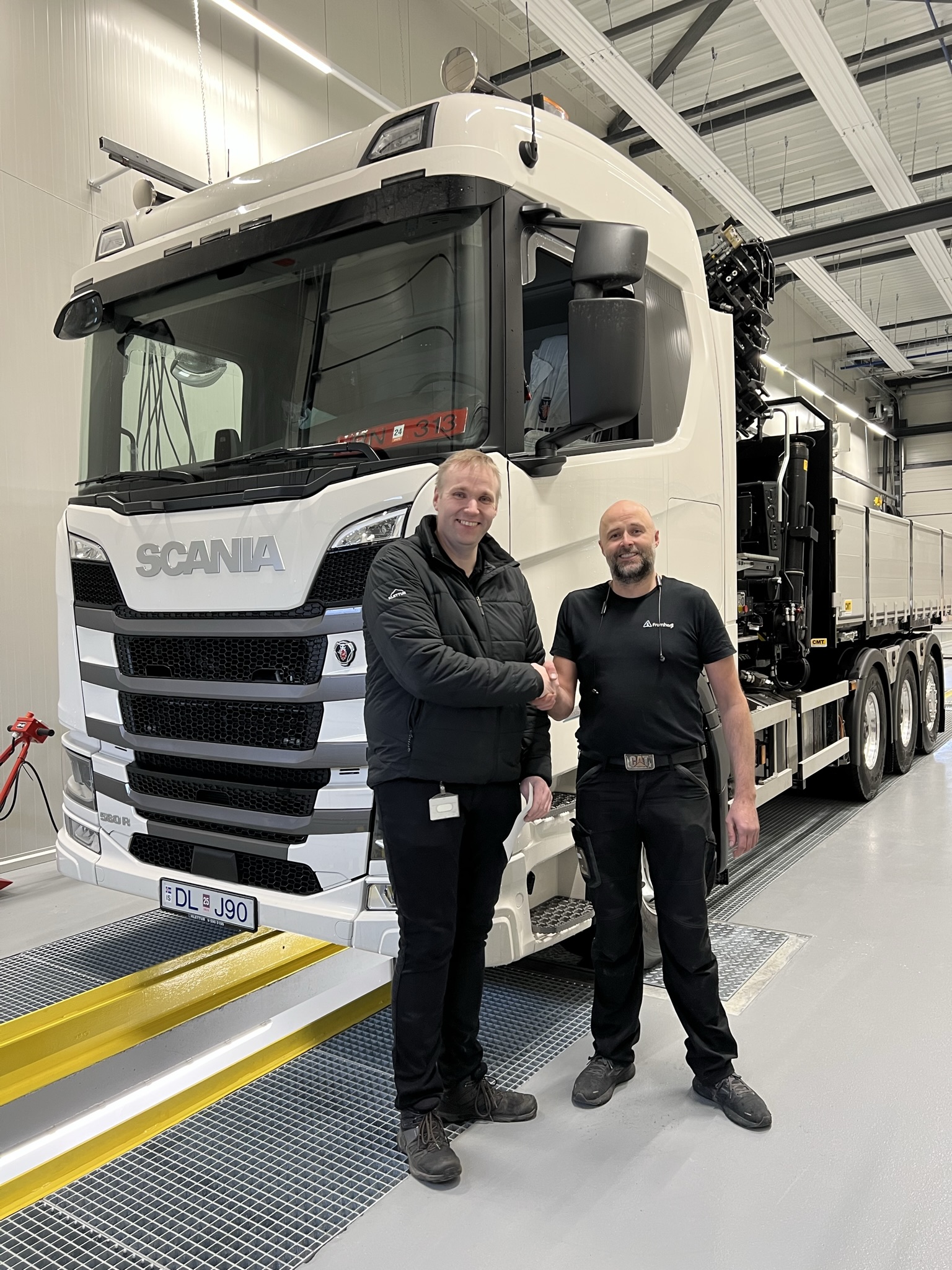 Scania kynnir nýja hybrid-lausn fyrir báta og minni skip - Klettur Sala ...