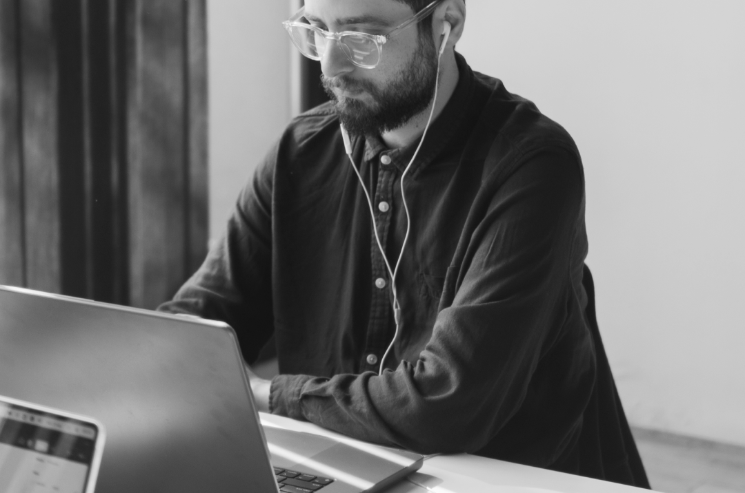 What are the basic steps involved in the app development process ...