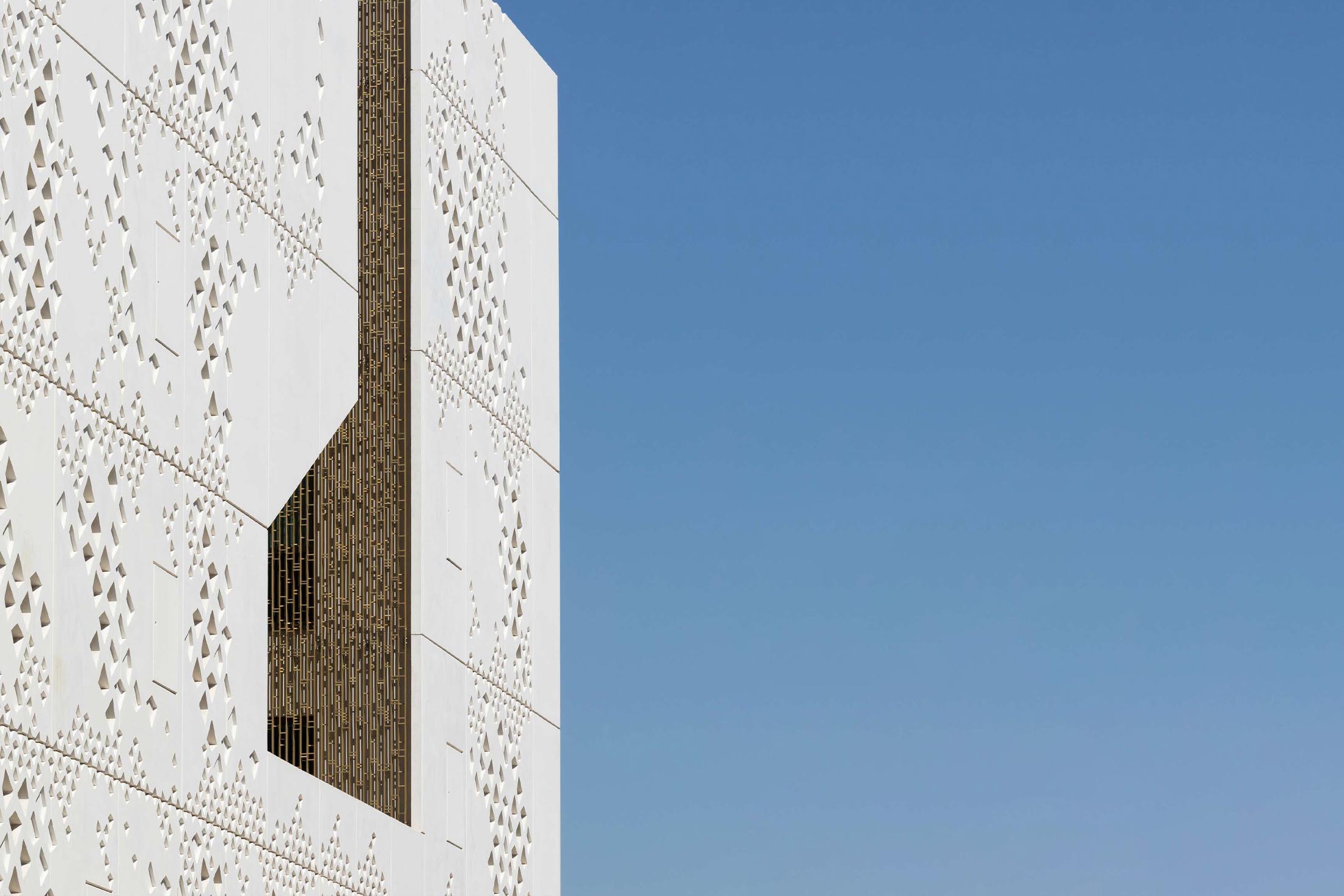 شبكة رحلة الهندسية | نبذة عن مادة ال GRC