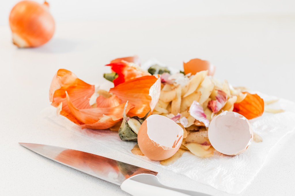 Effective Kitchen Waste Management for Restaurants | Food Market Hub Blog