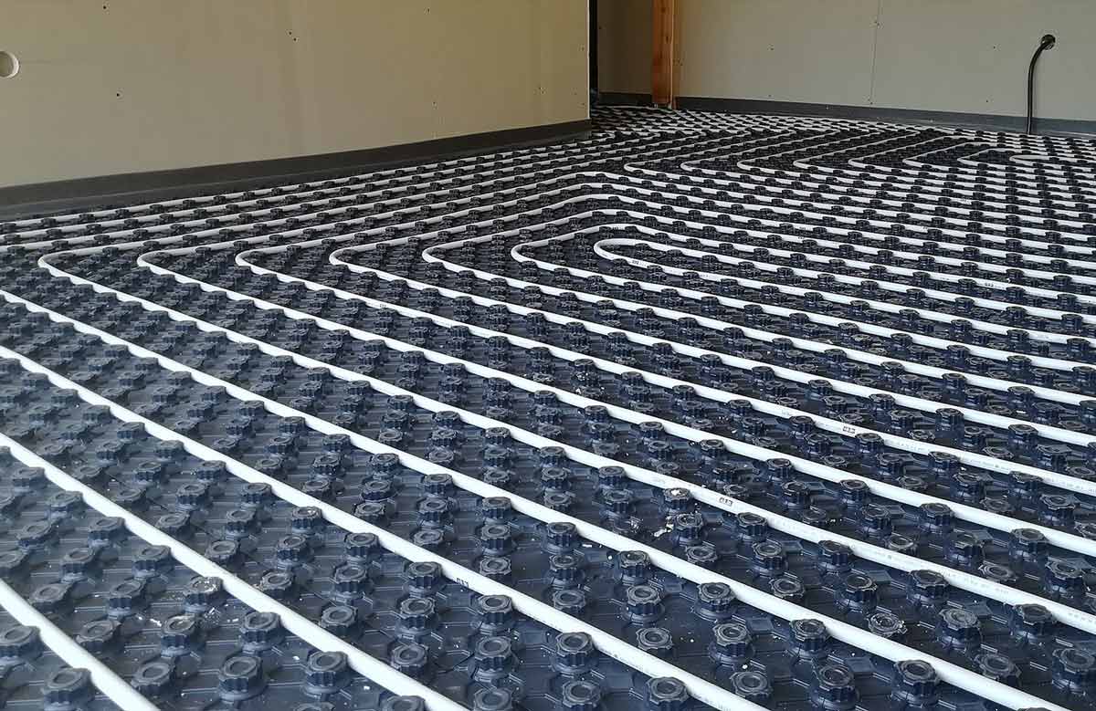 Warm Water Vloerverwarming: Alles wat je moet weten.