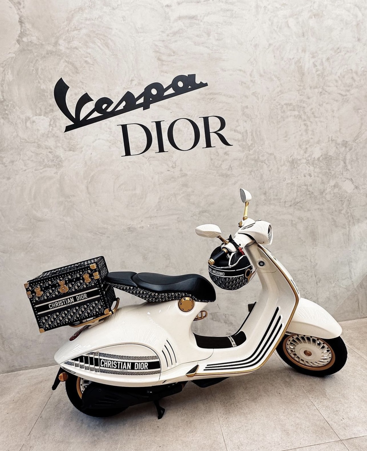 Limelight Nova | Dior | Vespa 946 Christian Dior