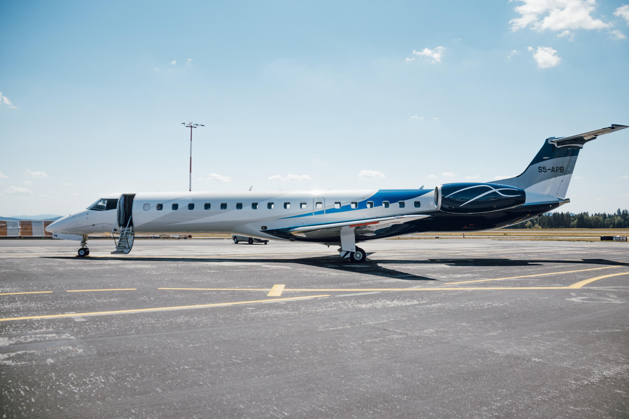 Embraer ERJ 145 - inX.aero
