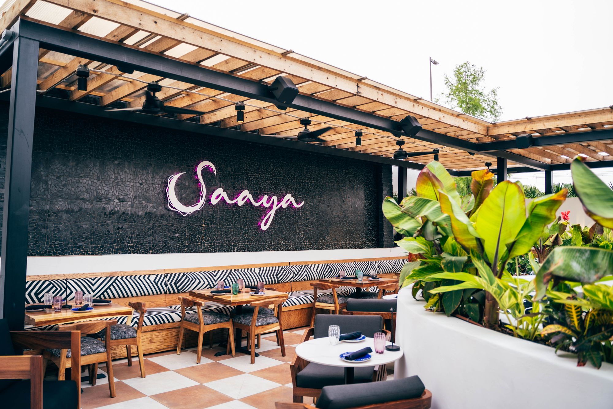 Home | Saaya Lounge