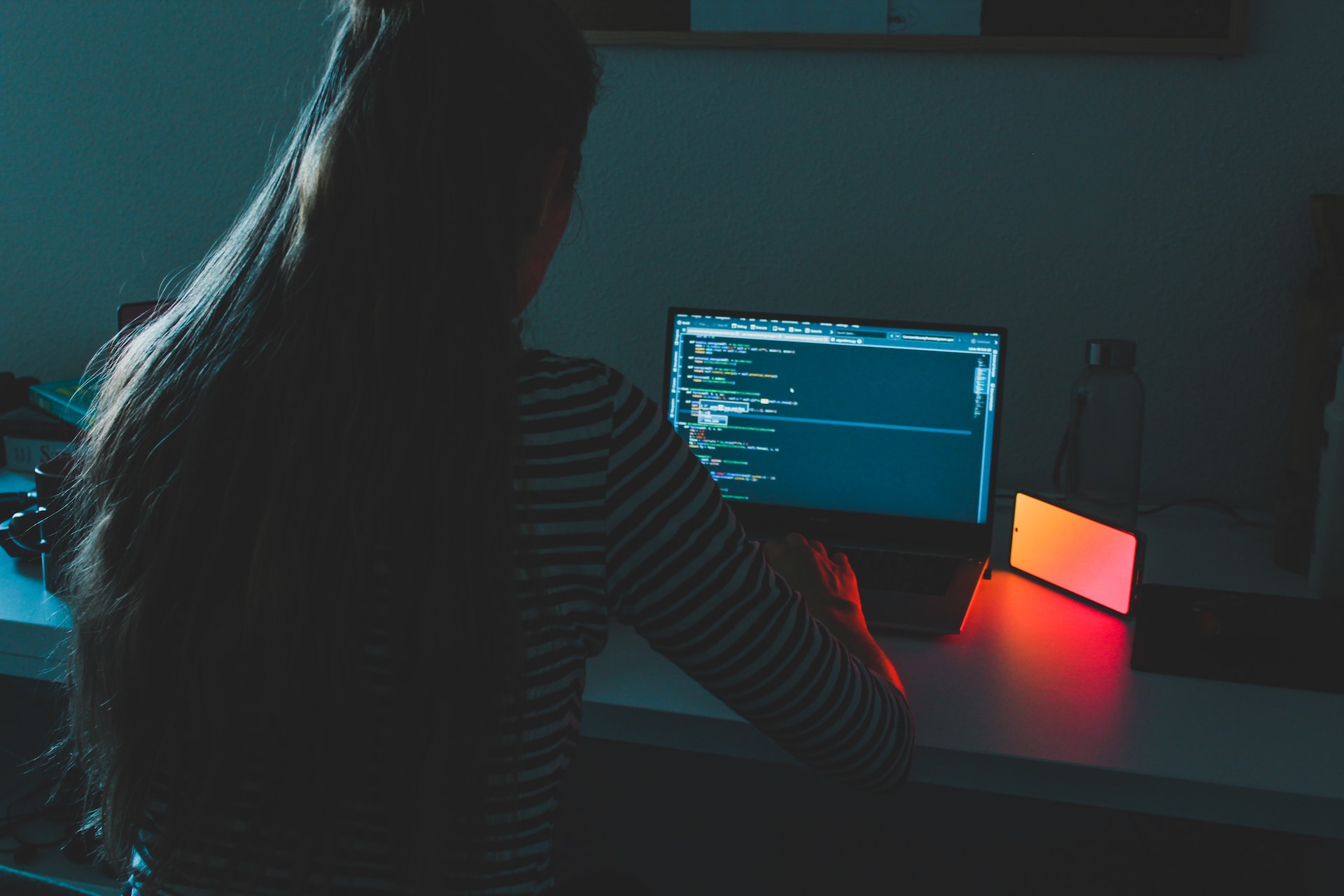 อาชีพนักพัฒนาซอฟต์แวร์ (Software Developer) ต้องทำอะไรบ้าง? - Foxbith