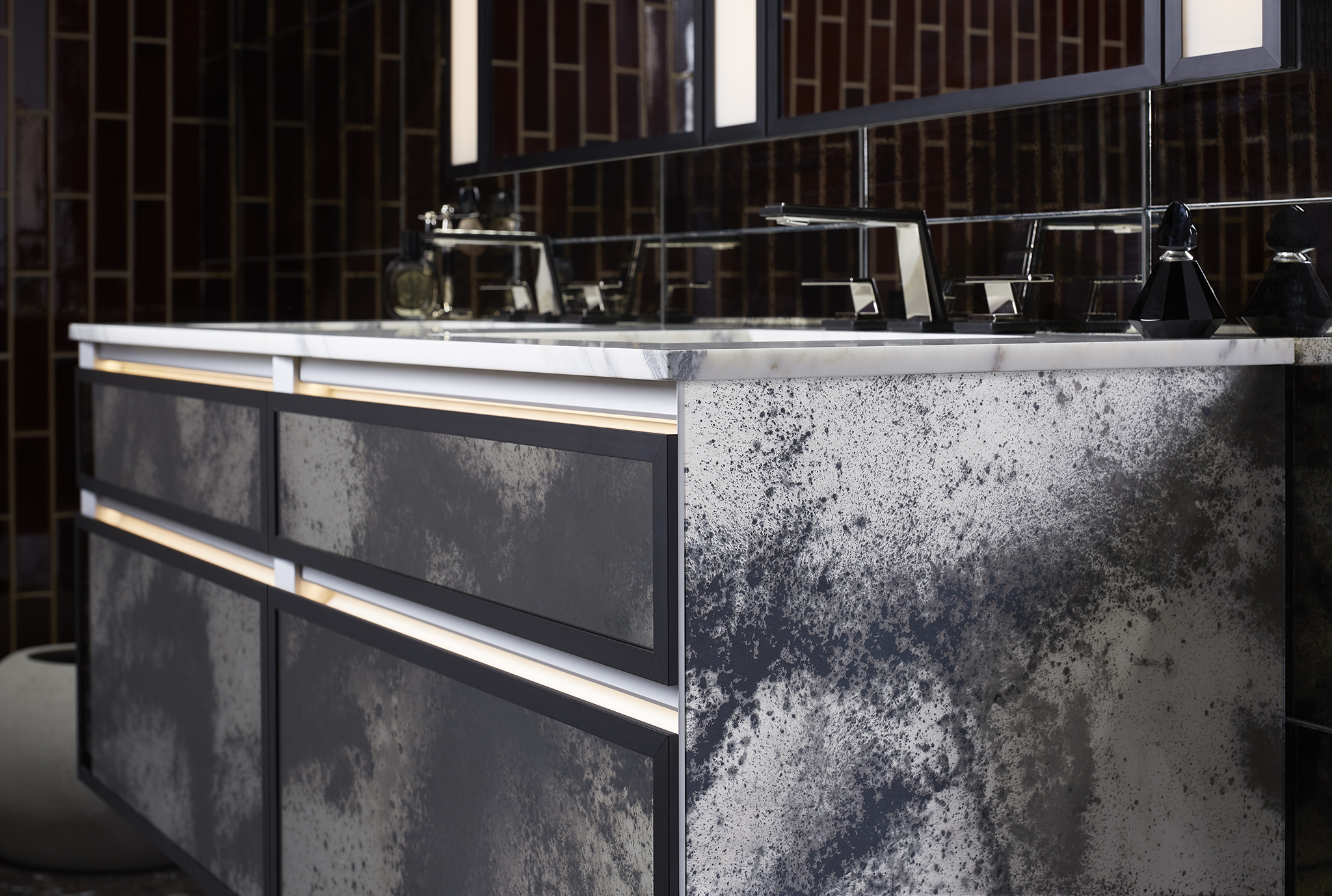 Custom Bathroom Vanity Ideas for Bespoke Style | Robern