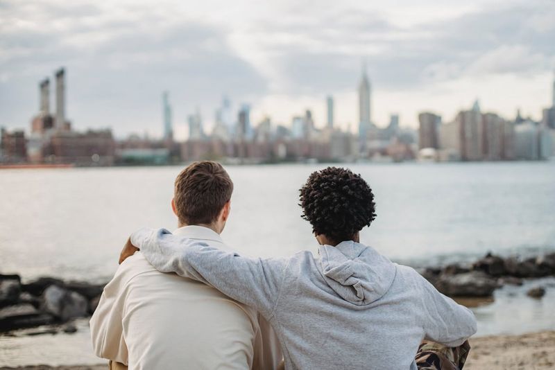 12 Ways to Comfort a Friend Or Co-worker Going Through a Hard Time ...