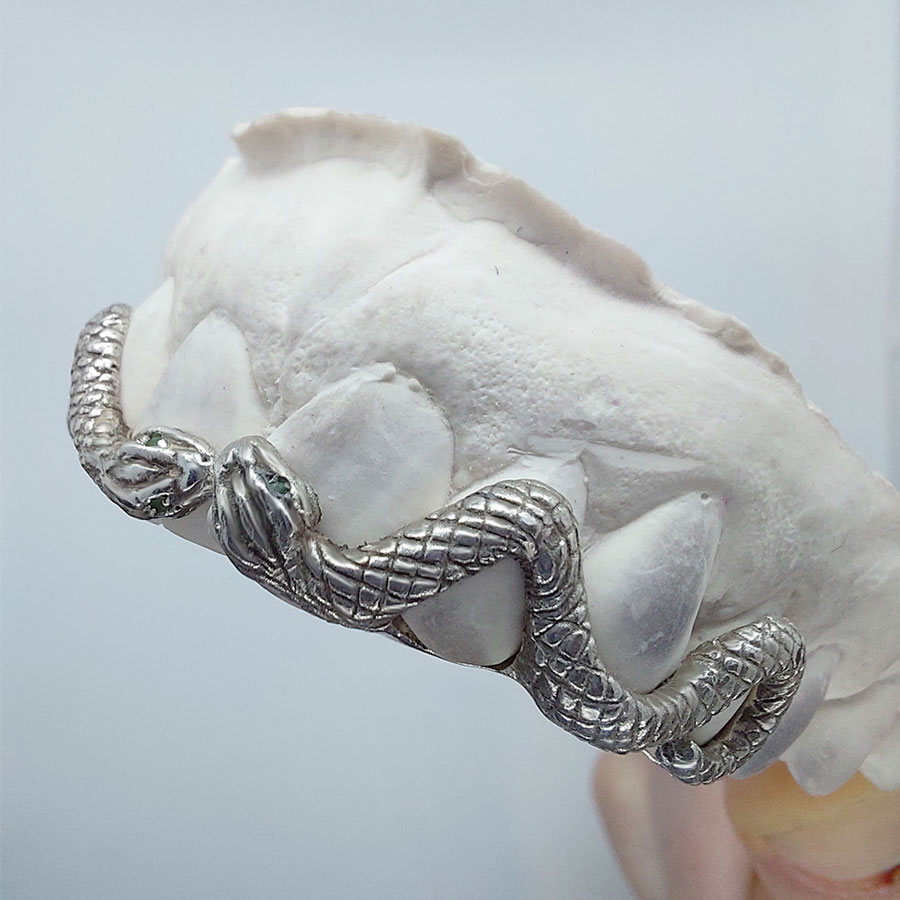 Snake grill | Pearl Set Studio - Grillz