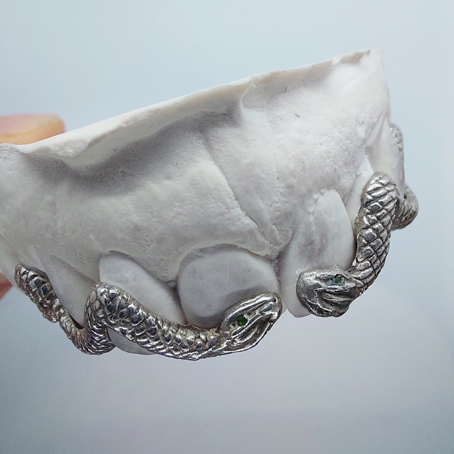 Snake grill | Pearl Set Studio - Grillz