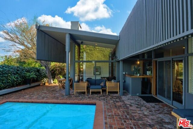 1001 KENFIELD Avenue, Los Angeles CA 90049