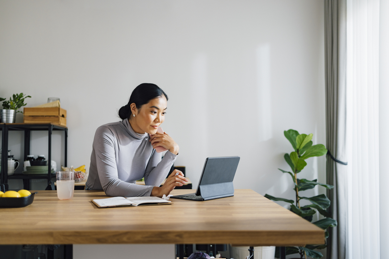 6 Questions Only Customizable Contract AI Can (Easily!) Answer