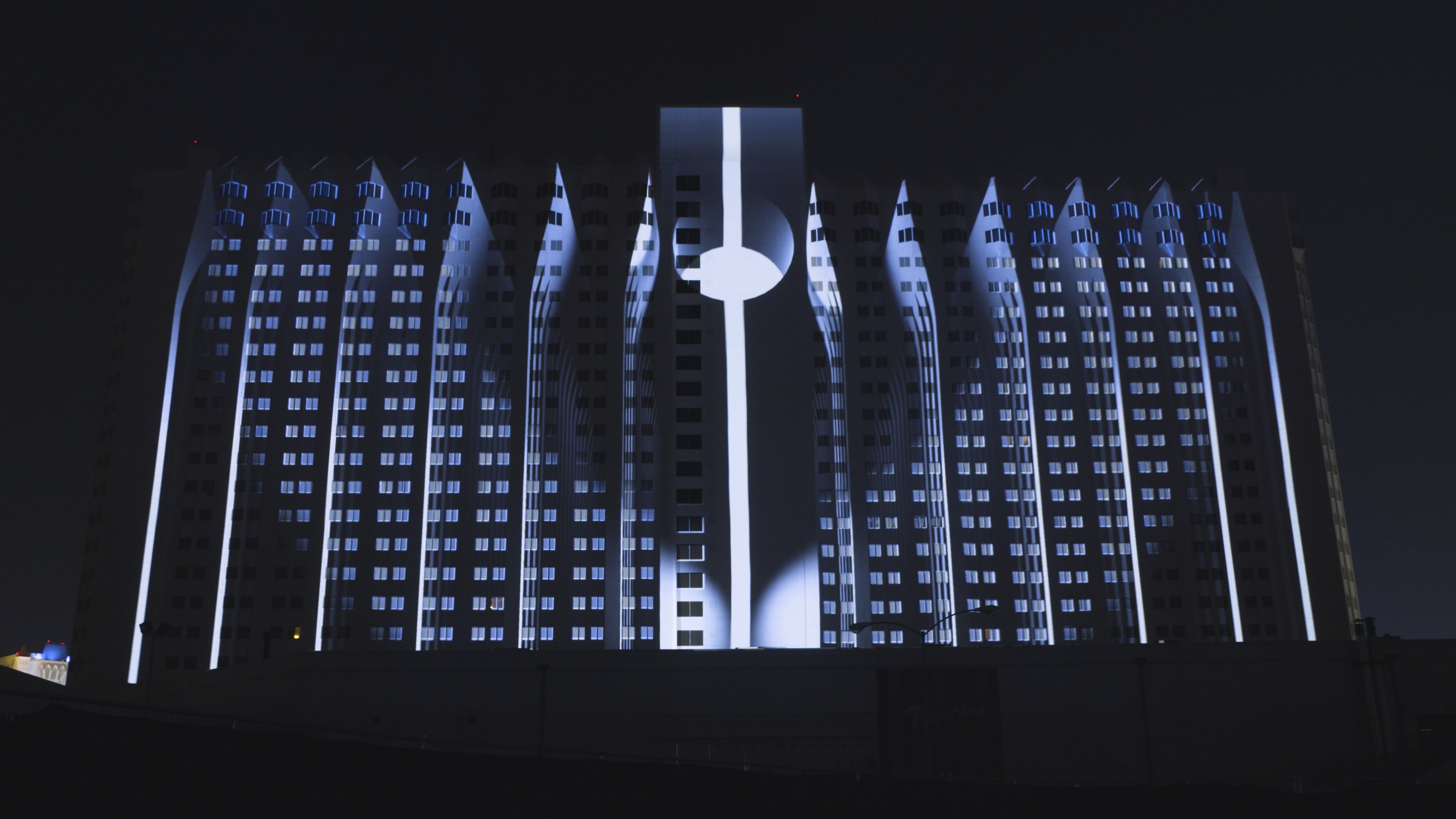 Breaking World Records: Experiential Marketing with 3D Projection Mapping