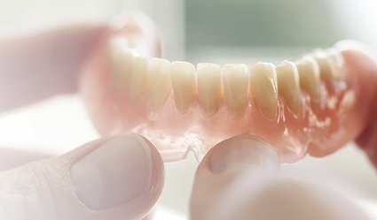 What is the Best Way to Clean Dentures? | Stanley Dentistry