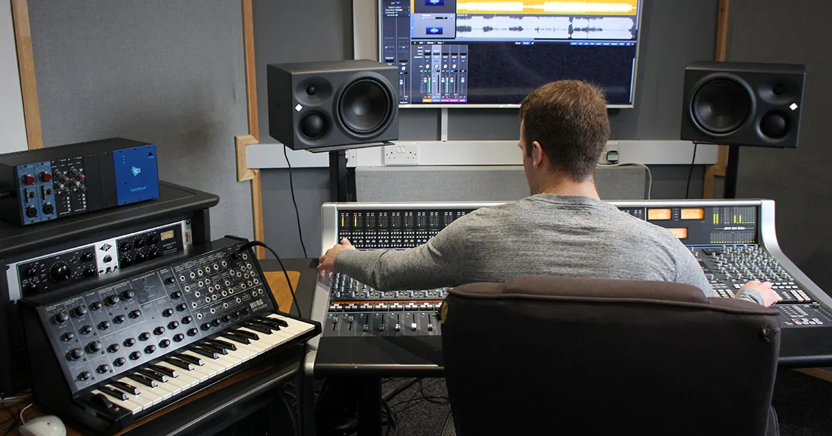 BA (Hons) Music Production & Sound Engineering Degree | dBs Institute