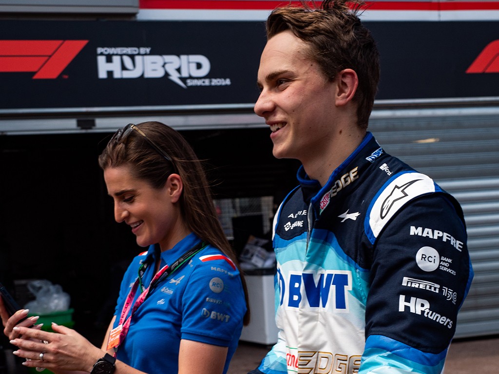 A Life Inside F1: Riding the Tides of Change with Alex Thomson | Pace ...